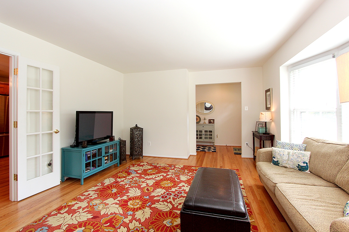 8524 Doter Drive Waynewood, Alexandria, Virgina 22308