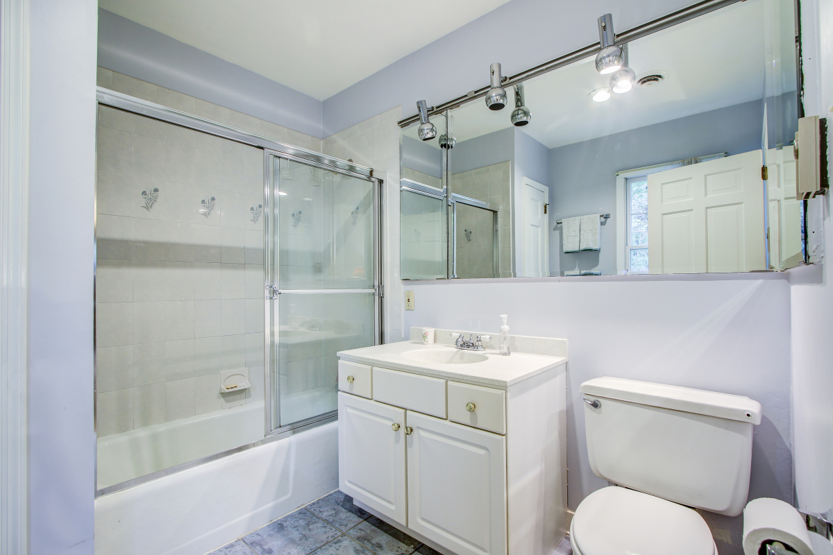 24020 Laytonsville Road, Gaithersburg, Maryland 20882