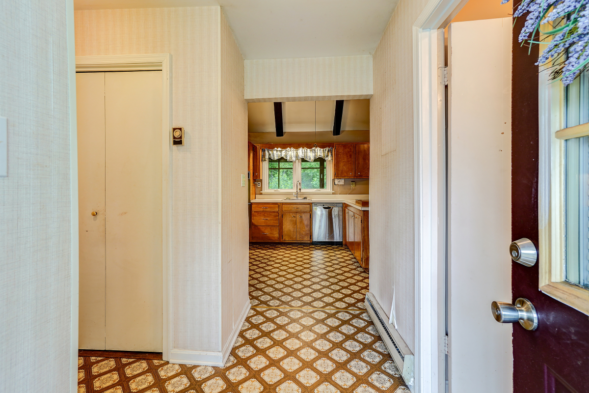 8903 Hooes Road, Lorton, Virginia 22079