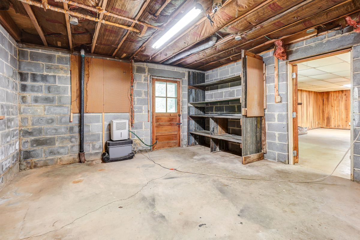 8903 Hooes Road, Lorton, Virginia 22079